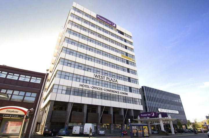Premier Inn West Bromwich Town Centre - New Square - Birmingham