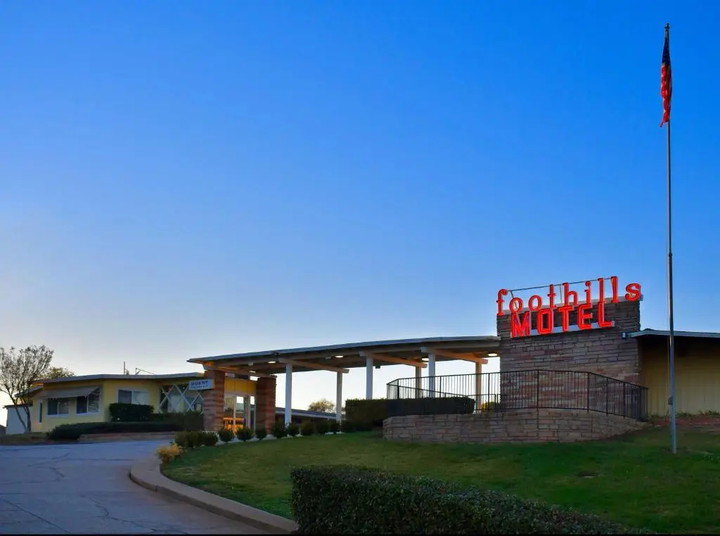 The Foothills Motel - Auburn, CA