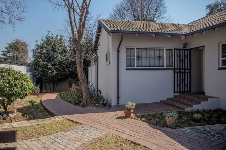 Sandton Hideout Spa And Accommodation - ヨハネスブルグ
