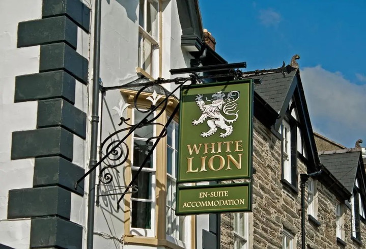 The White Lion Hotel - Machynlleth
