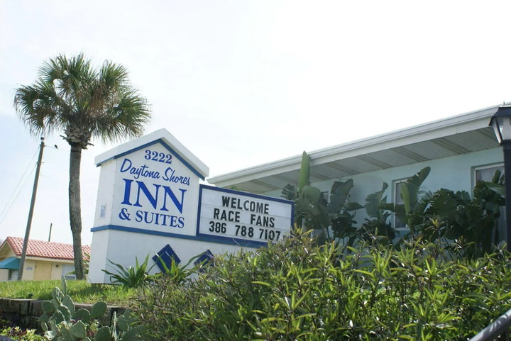 Daytona Shores Inn And Suites - Daytona Beach Shores, FL
