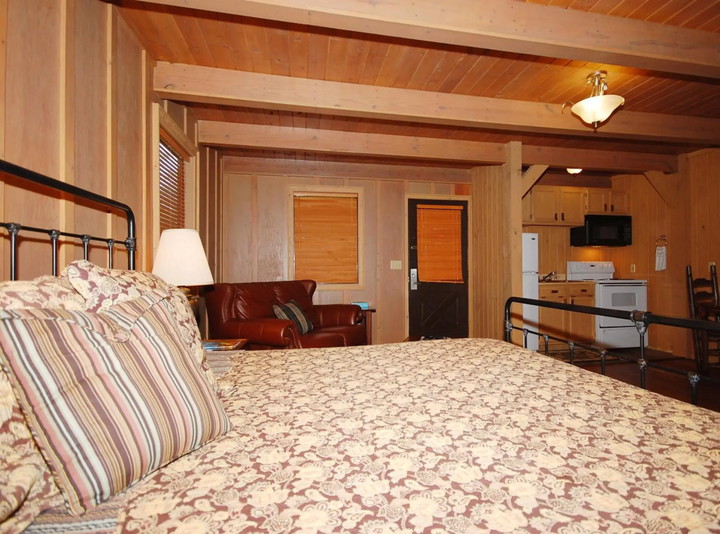 The Smokehouse Lodge And Cabins - Tennessee