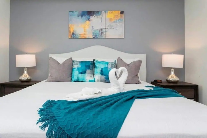 Lake View Resort Condo W Lazy River Near Disney - Kissimmee, FL