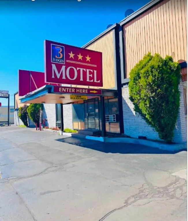 Three Judges Motel - New Haven, CT