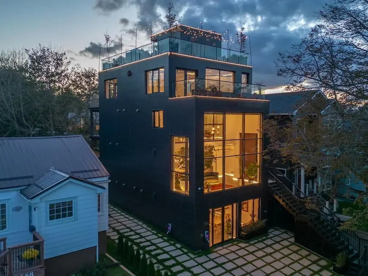 The Halifax Rooftop Home (Furnished) - Halifax