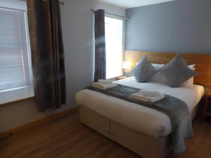 Auchendennan Luxury Self Catering Cottages - Loch Lomond