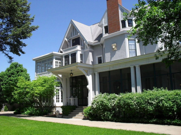 Alexander Mansion Bed And Breakfast - Minnesota
