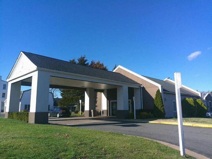 Hometowne Studios By Red Roof Leesburg - Middleburg, VA