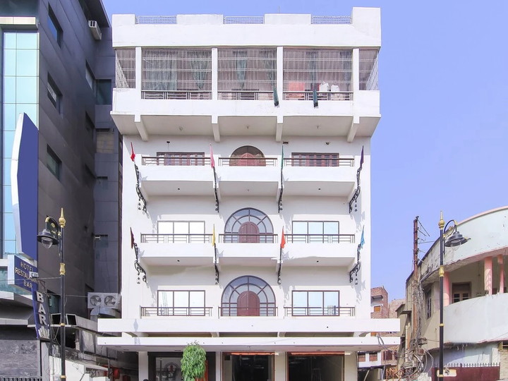 Hotel R B International - Varanasi