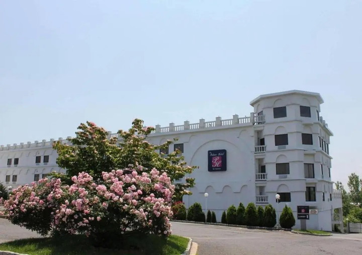 Raritan Hotel - Edison, NJ