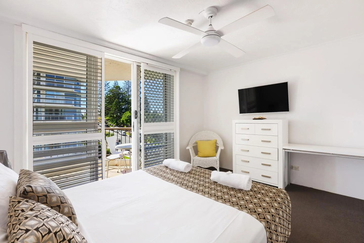 Rainbow Commodore Apartments - Coolangatta