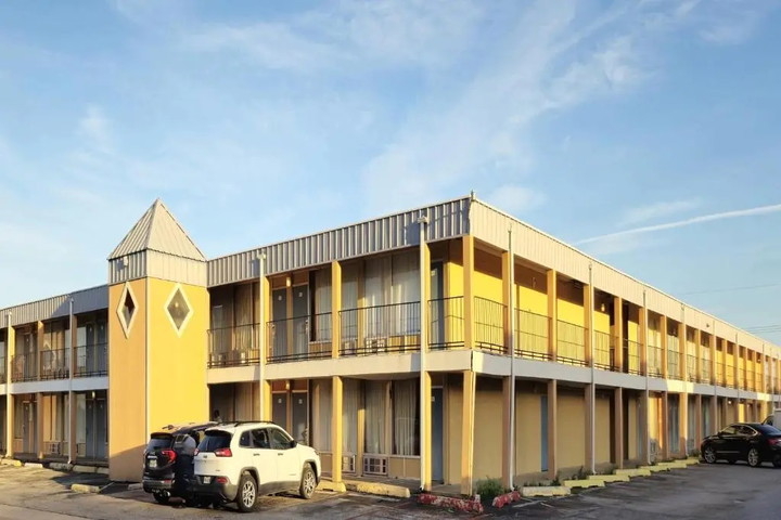 Castle Inn & Suites By Oyo Lawton - Lawton