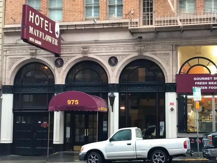 Mayflower Hotel -