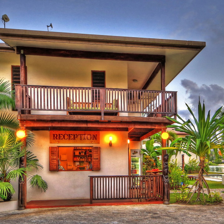 Tropicana Lagoon Apartments Resort And Restaurant - Port Vila