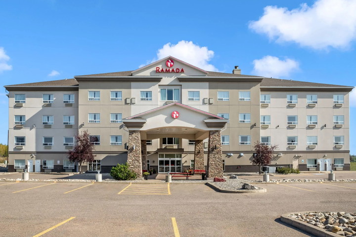 Ramada By Wyndham Lac La Biche - Lac La Biche