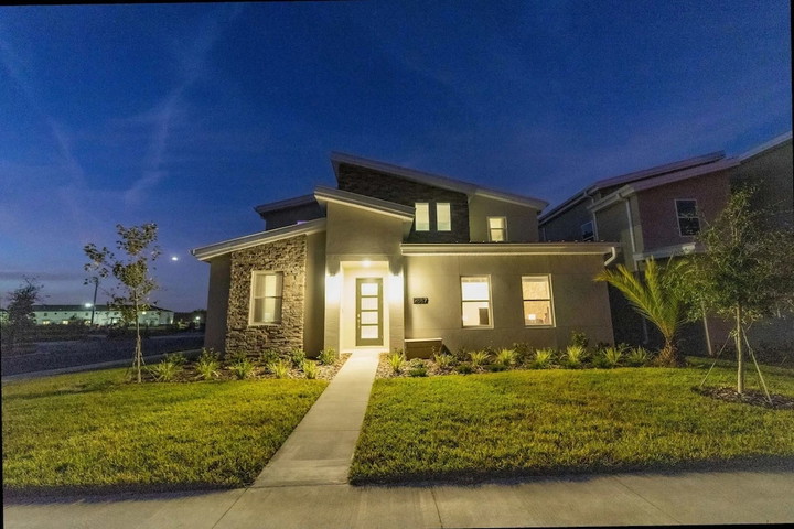 Fantastic Eight Bedrooms Sf W Screened Pool At Storey Lake Resort 2887 - Kissimmee, FL