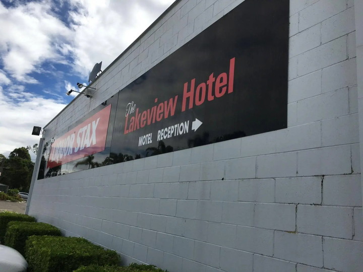 Lakeview Hotel Motel - キアーマ