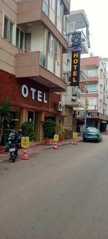 Nezi̇h Sui̇ts - Antalya