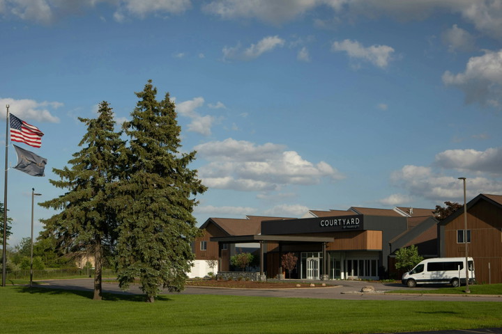 Courtyard By Marriott Lansing - 密西根
