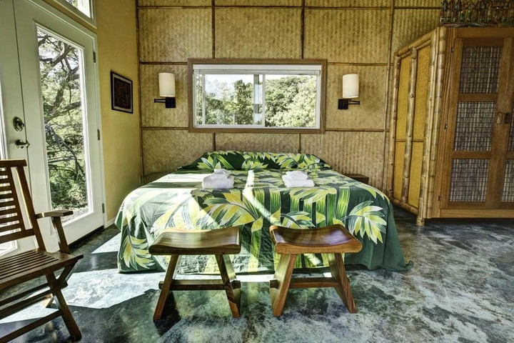 Kalani Oceanside Retreat - Hawaii