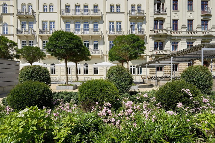 Hotel Devamlı - İçmeler