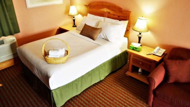 Knights Inn Colonial Fireside Inn - Pembroke