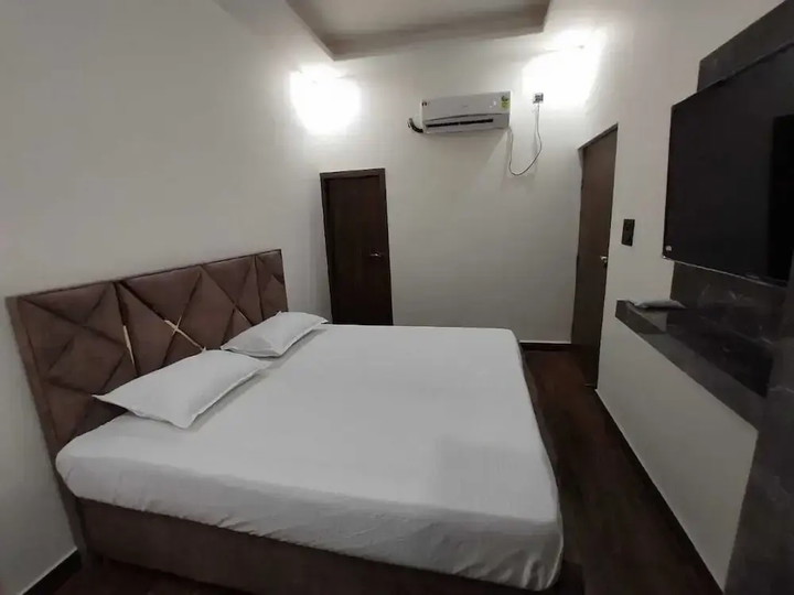 Ambika Hotels - Faridabad