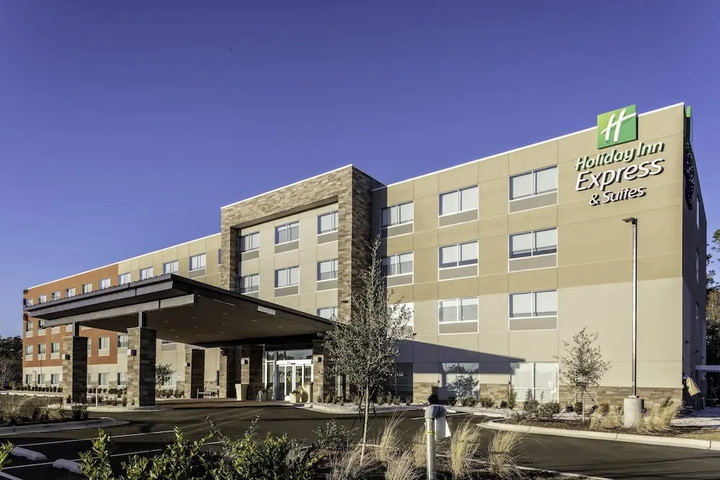 Holiday Inn Express & Suites Wilmington West Medical Park, An Ihg - Wilmington, NC