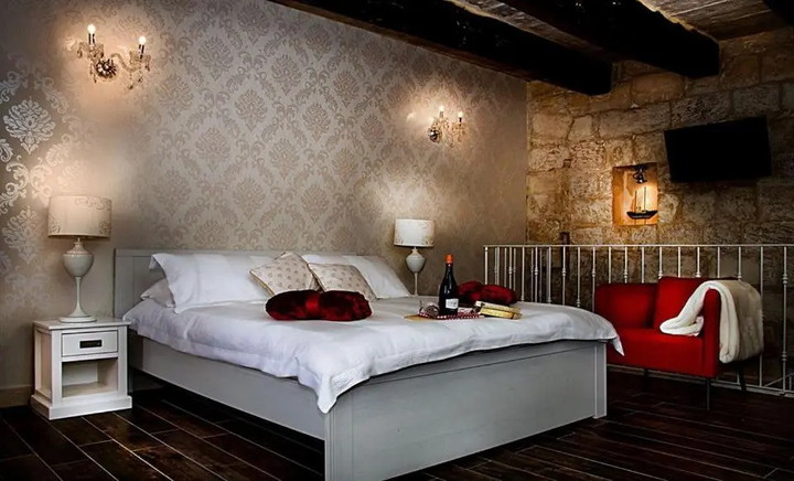 Luciano Valletta Studio - Self Catering - La Valette