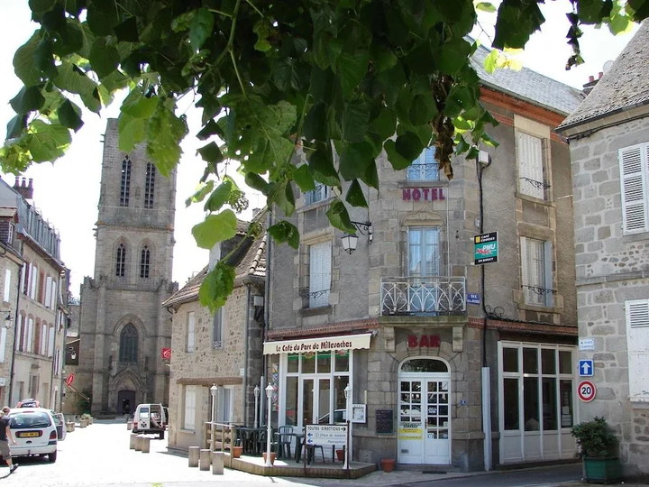 Au Relais Du Parc De Millevaches - Creuse