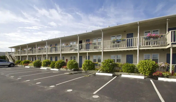 Pier 7 Condominiums - Dennis, MA