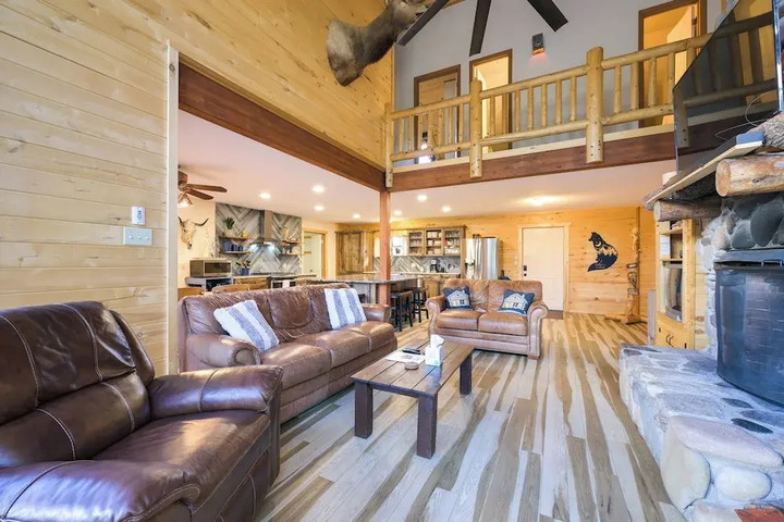 Spacious & Quiet Pagosa Springs Cabin W/ Deck! - Pagosa Springs, CO