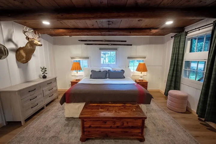 The Woodsman Lodge - Eureka Springs, AR