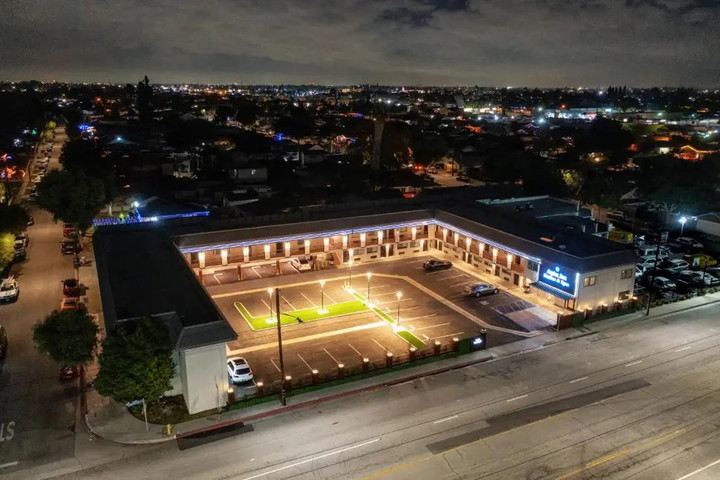 Aspire Inn Studios & Spas - Long Beach