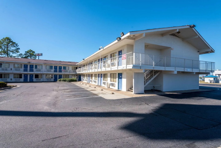 Rest Inn - Montgomery, AL