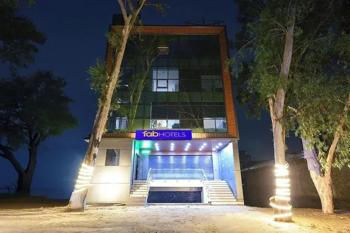 Fabhotel Evergreen - Faridabad