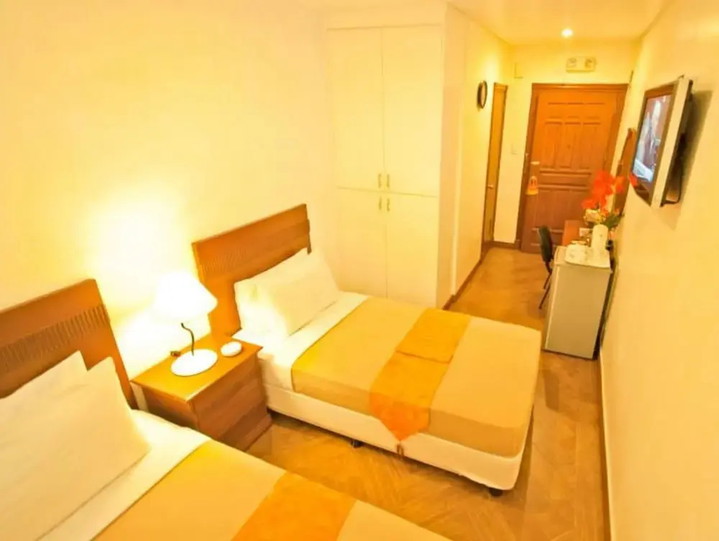 Townhouse Oak Metro Manila Near Osmena Highway Pnr Pasay Formerly Avitel Hotel - Pasay