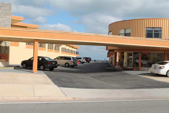 Grand Prix Motel On The Beach - Daytona Beach Shores, FL