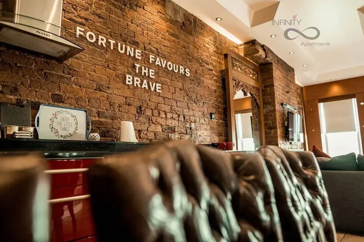 The Famous Floor Sleeps 26 And Group Acc Sleeps30 - Liverpool