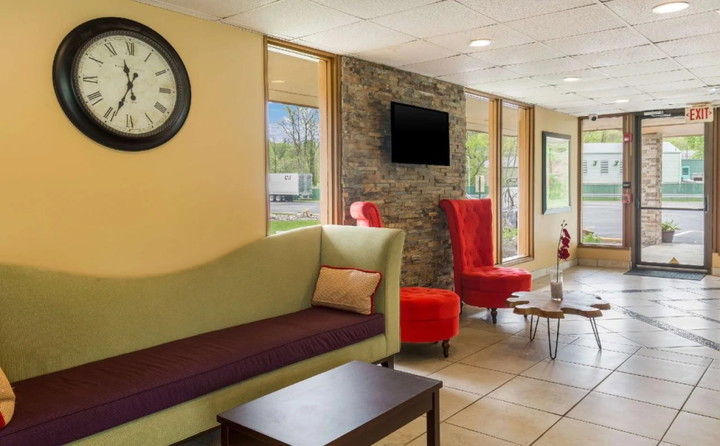 Rodeway Inn & Suites Stroudsburg - Poconos - Stroudsburg, PA