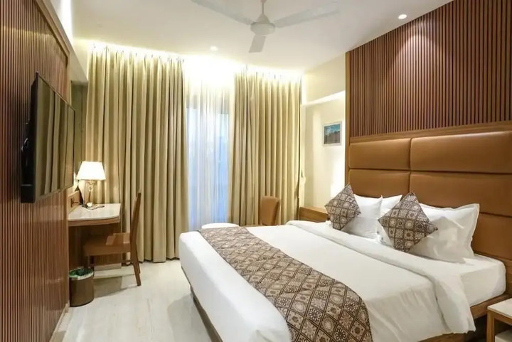Instafeel Hotel - Thane