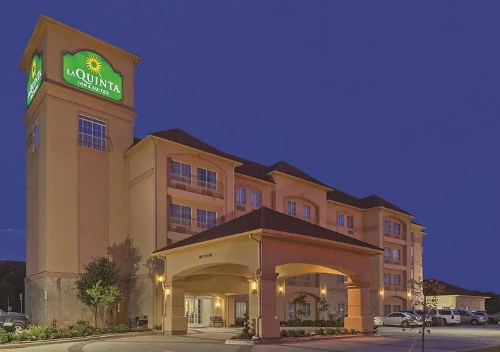 La Quinta Inn & Suites By Wyndham Dfw Airport West - Bedford - 베드포드