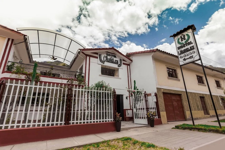 Hotel Los Laureles - Calca
