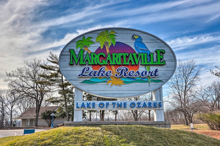 Getaway W/ Hot Tub In Margaritaville Lake Resort! - Sunrise Beach, MO