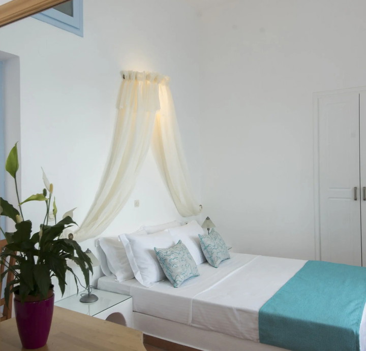 Kastro Suites - Santorini