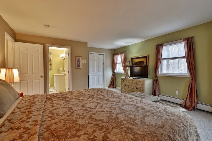 The Tanglewood Lodge: Amazing Ski Home For Groups. Hot Tub. Close To Killington Resort! 4 Bedroom Home - Killington, VT