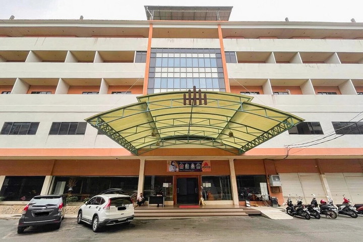 Reddoorz Plus @ Plaza Hotel Tanjung Pinang - Bintan