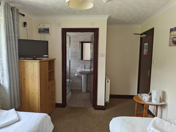 Little Foxes Hotel & Gatwick Airport Parking - Crawley