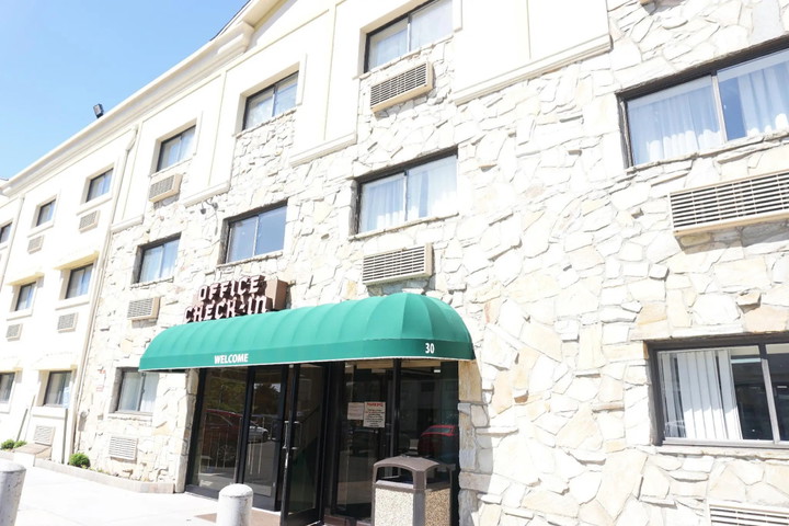 The Floral Park Motor Lodge - Valley Stream, NY