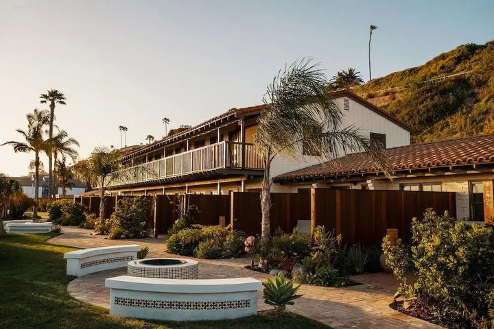 El Caminante Bar & Bungalows - Dana Point, CA